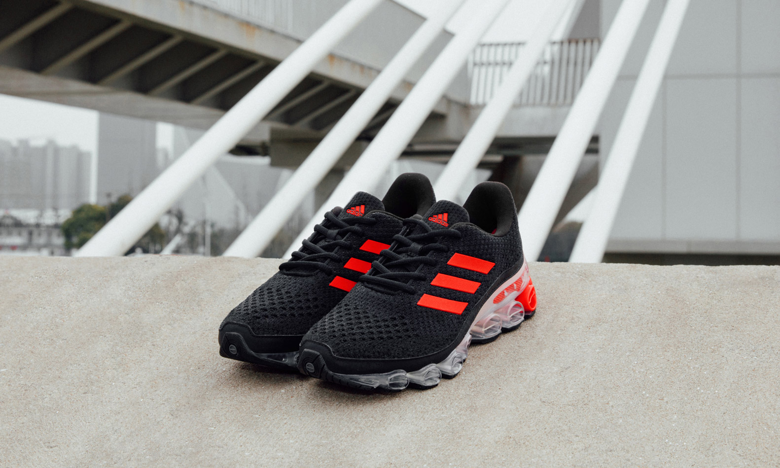 前卫复古在碰撞，adidas MicroBOUNCE 系列跑鞋焕新归来 – NOWRE现客