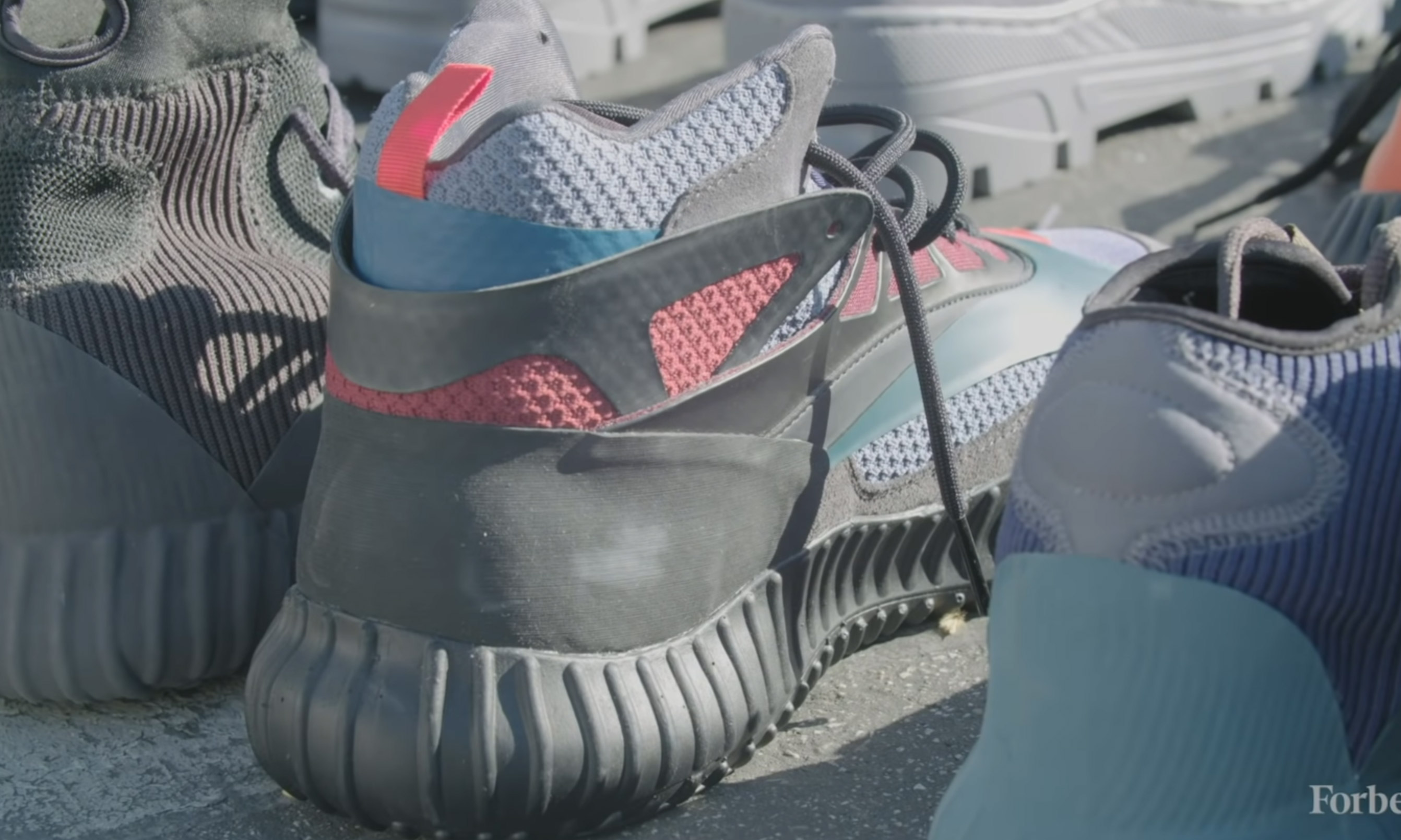 YEEZY 帝国未来可期，Kanye West 亲自展示千双 Sample – NOWRE现客