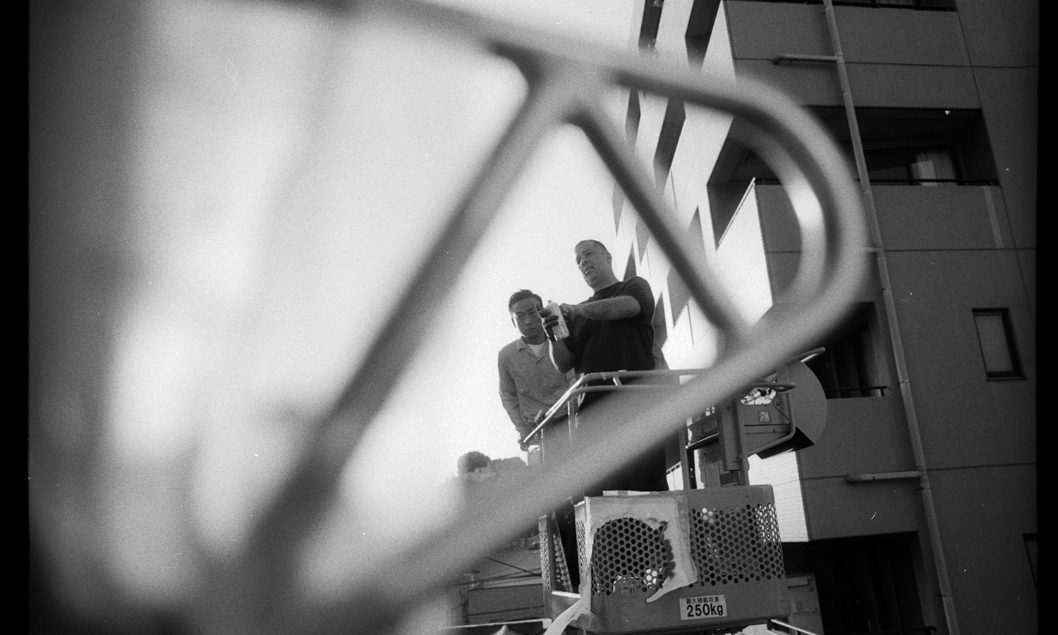 LA HANDS – NOWRE现客