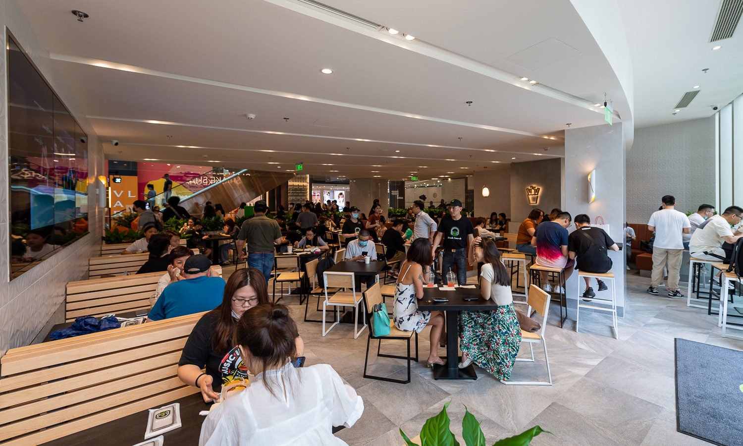 Shake Shack 上海港汇恒隆店正式开业 – NOWRE现客