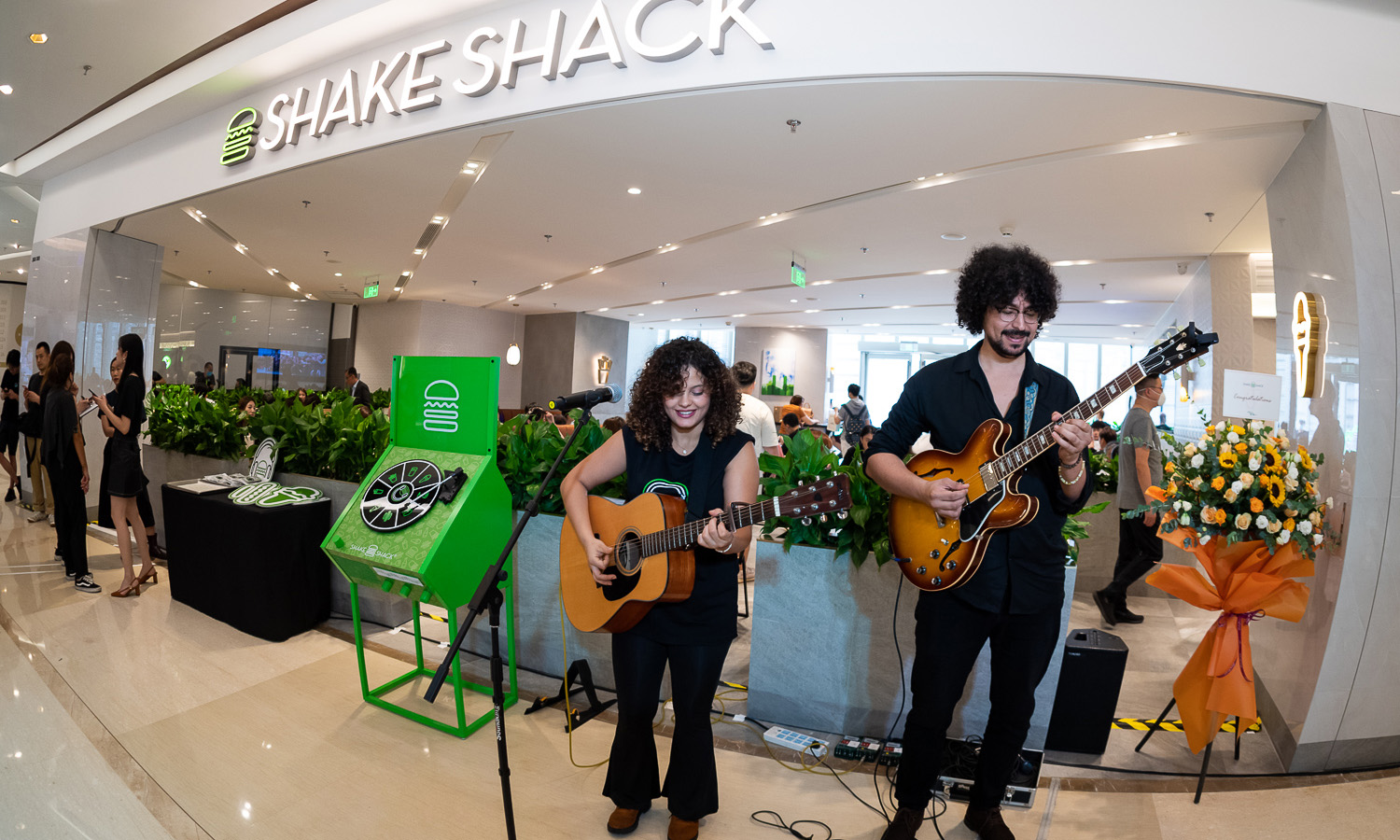 Shake Shack 上海港汇恒隆店正式开业 – NOWRE现客