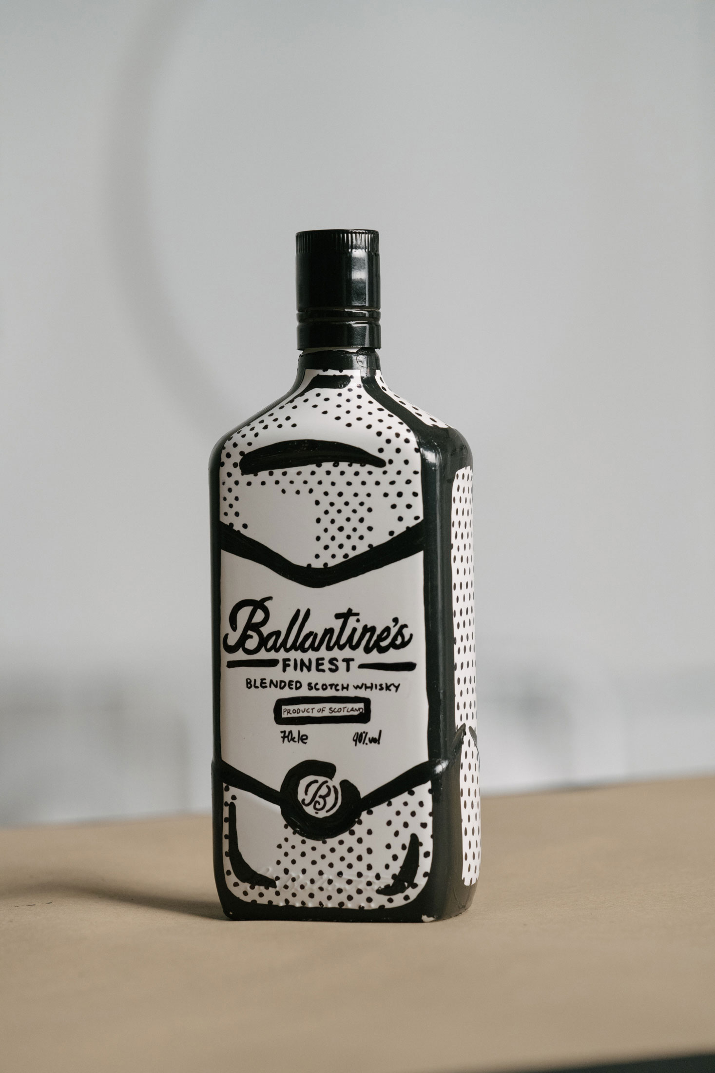 Joshua Vides x Ballantine’s 发布联名威士忌 – NOWRE现客