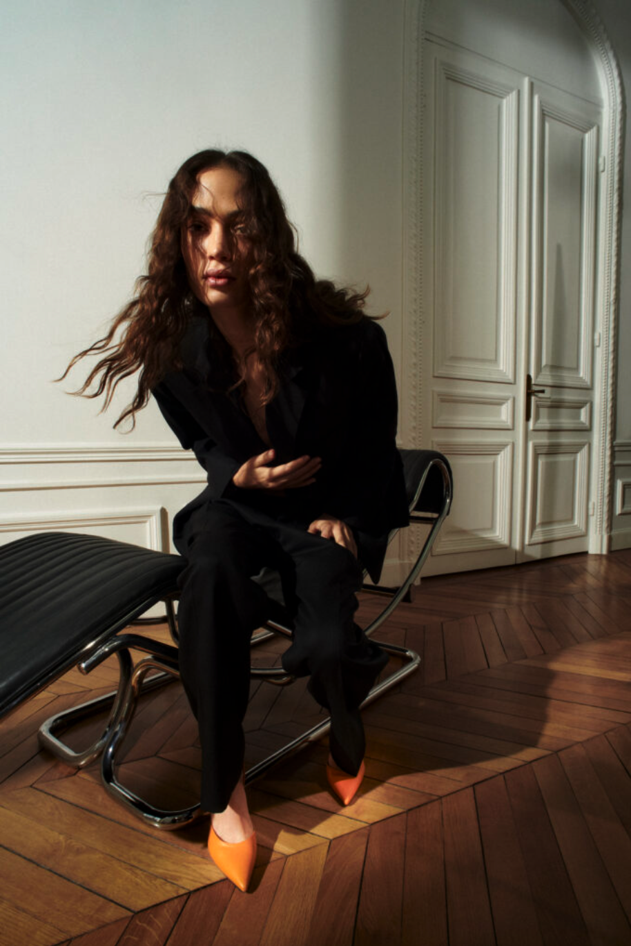 By Far 携手名人造型师 Mimi Cuttrell 推出胶囊系列 – NOWRE现客