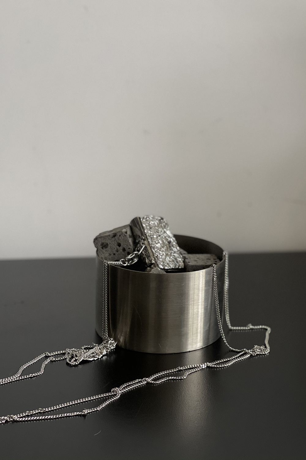 先锋配饰品牌 Empress 47 x ZIPPO 推出联名款单品「 Serendipity」 – NOWRE现客