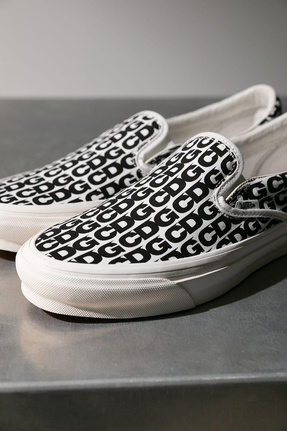 CDG x Vault by Vans 联名鞋款发布 – NOWRE现客
