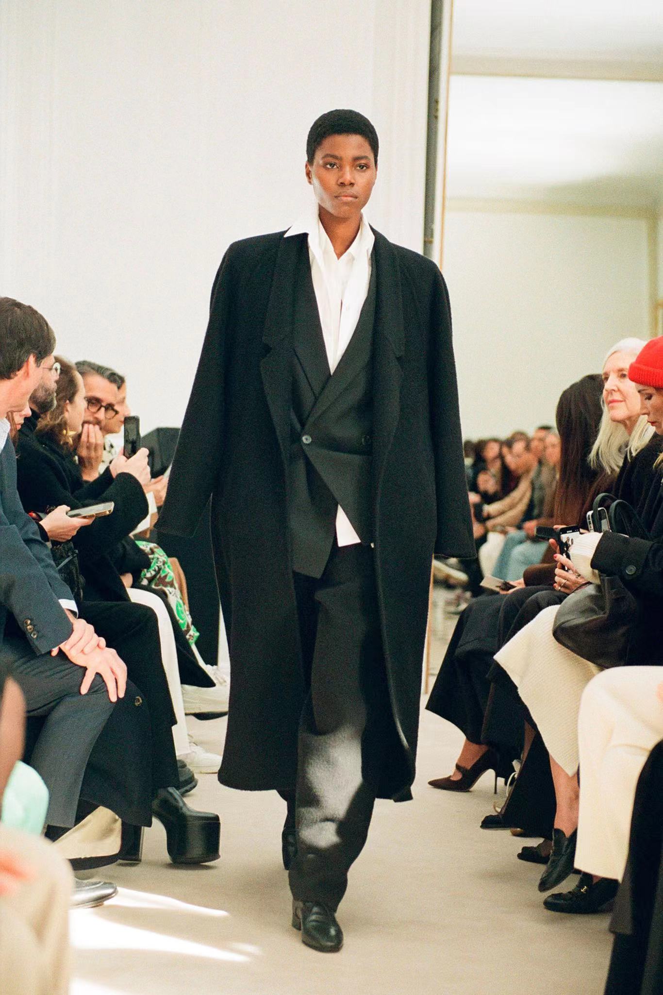 寻找时间的沉淀，The Row 2024 度假系列登场 – NOWRE现客