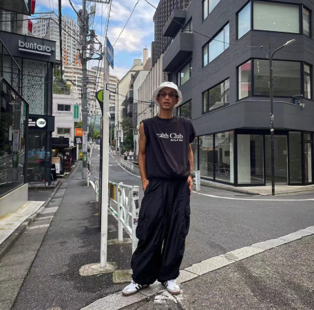 与 adidas 合作的 Sporty & Rich 彻底火起来了？ – NOWRE现客