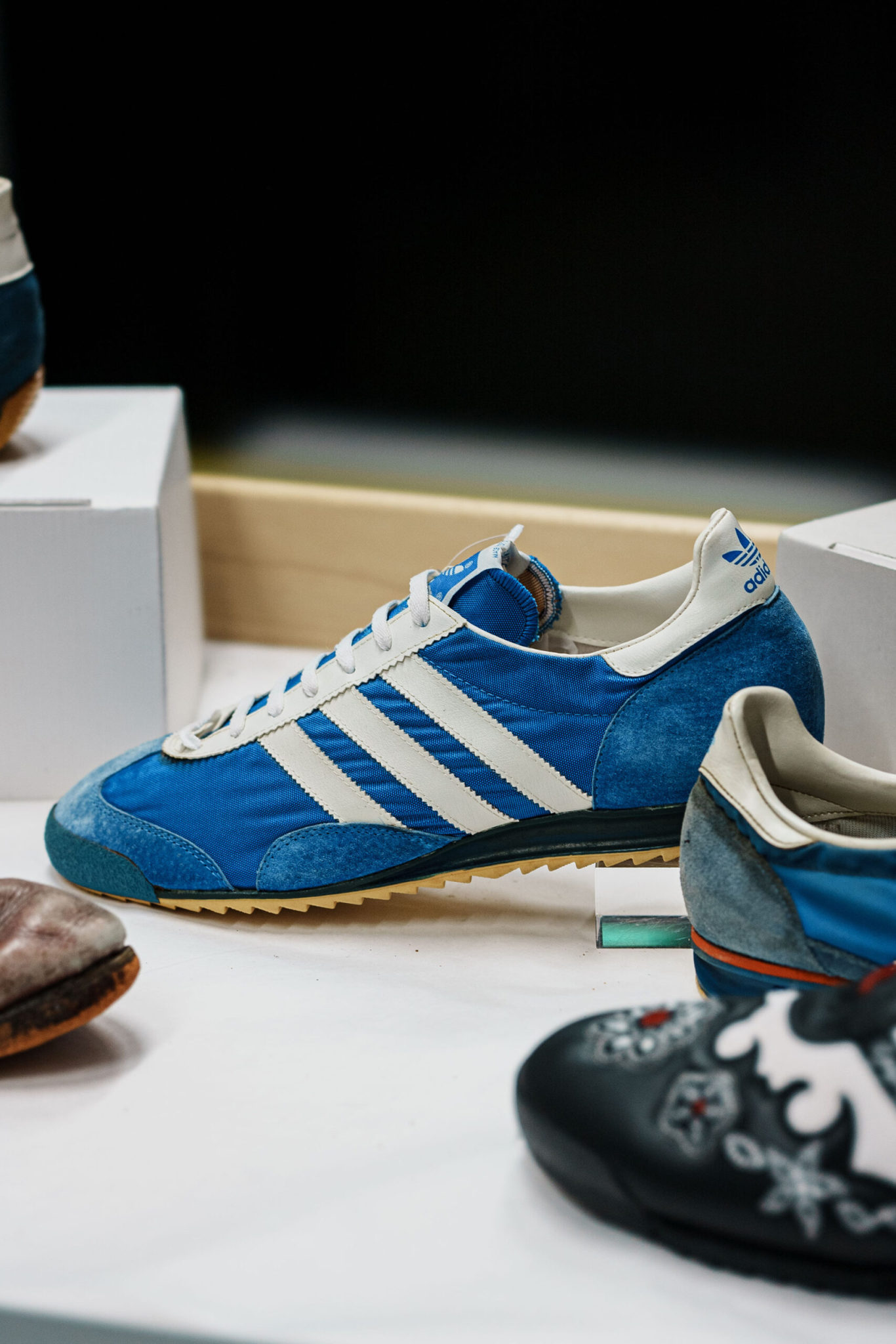 从 Samba 到 SL72，来 adidas 德国总部了解「T头鞋」的制作 – NOWRE现客