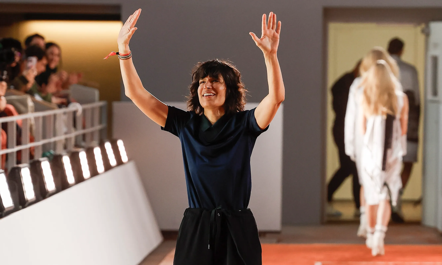 制作专属于你的《Ye》专辑封面 – NOWRE现客