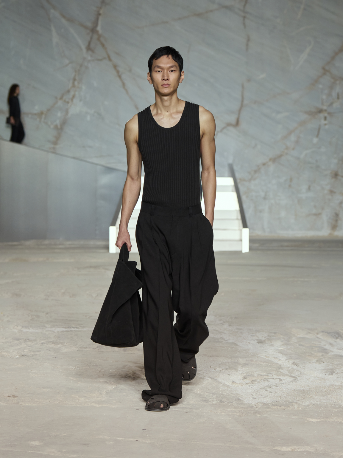 「快时尚」却不便宜，COS 为何还能如此受欢迎？ – NOWRE现客