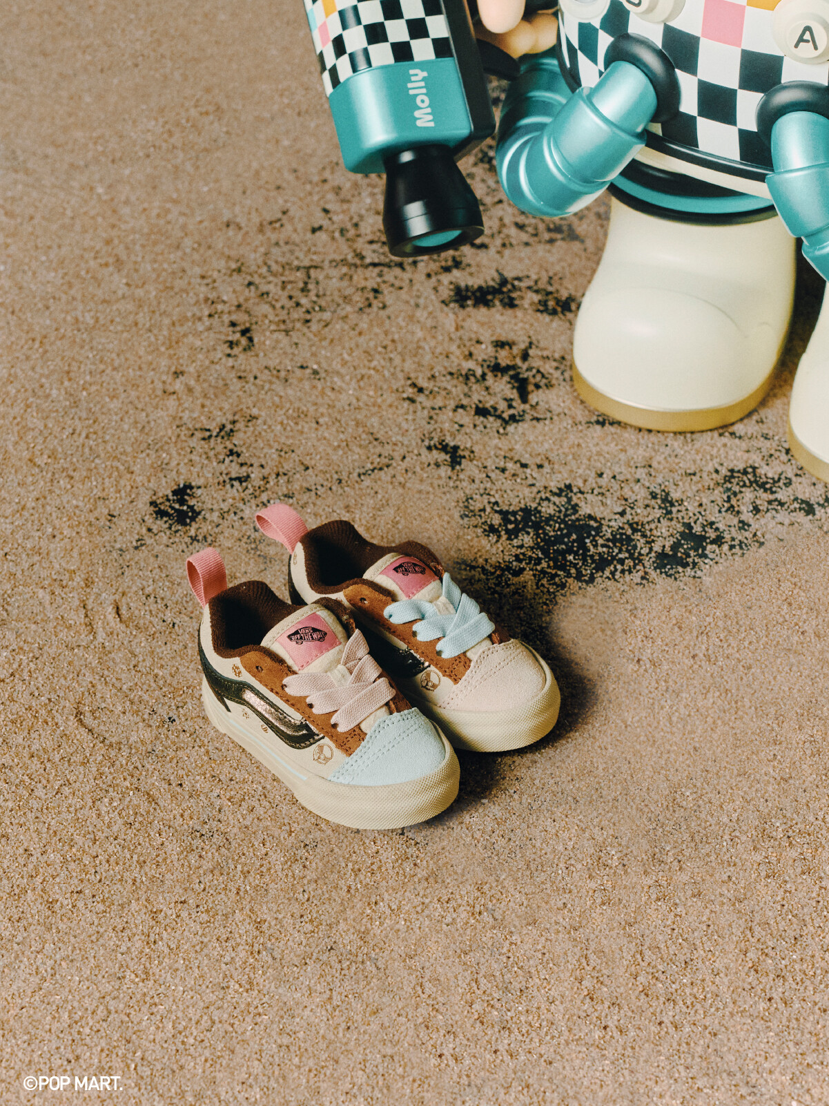 Vans 携手泡泡玛特推出 SPACE MOLLY 第二波联名系列 – NOWRE现客